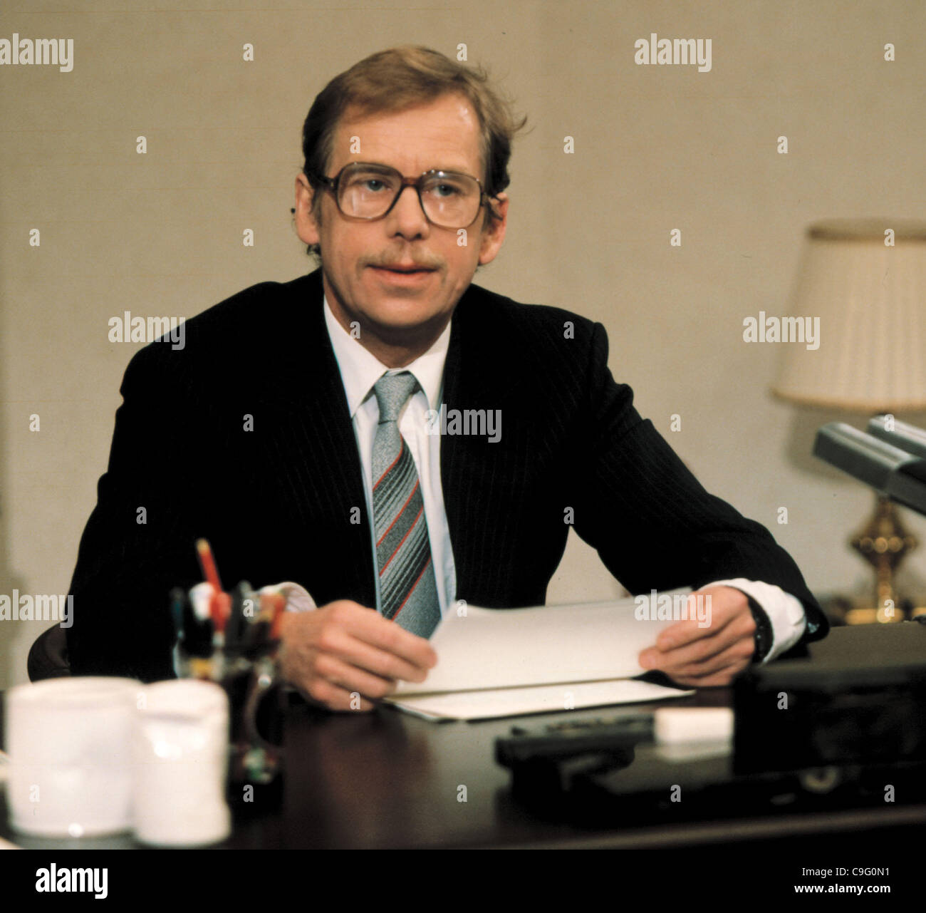 Vaclav havel january 1 1990 hi-res stock photography and images - Alamy