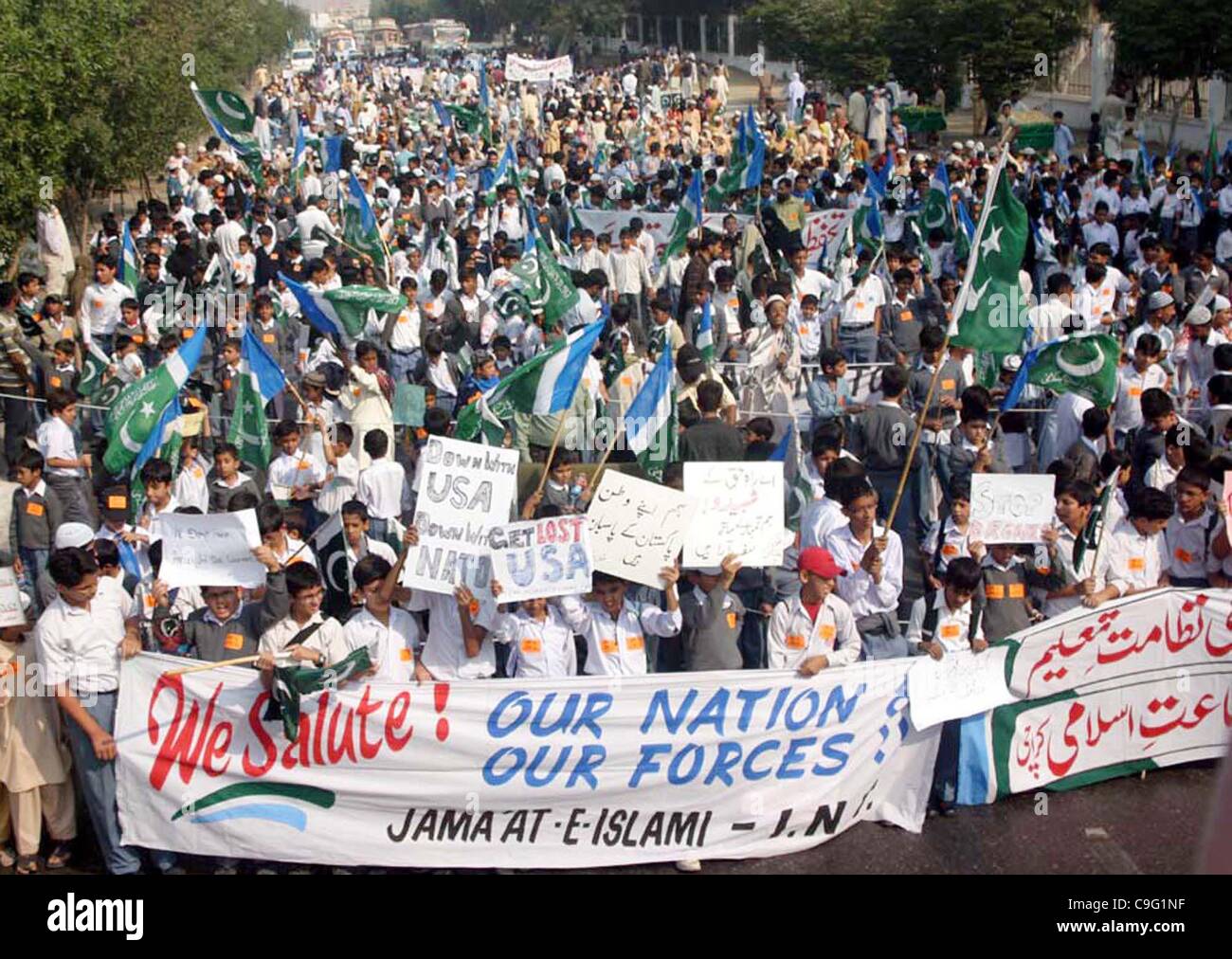 Supporters of Jamat-e-Islami (JI) are protesting against US Government ...