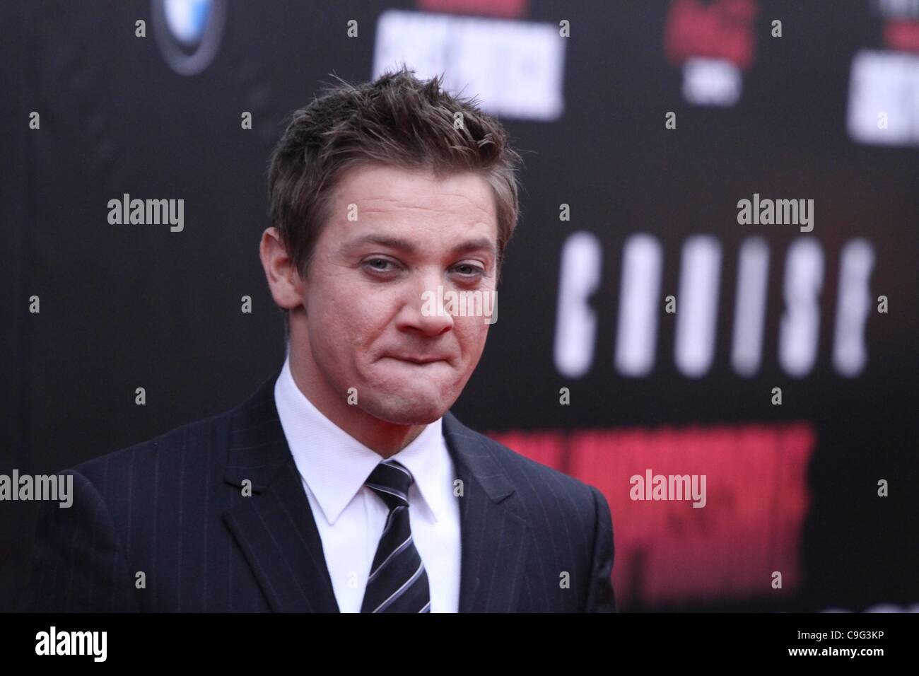 Jeremy Renner at arrivals for MISSION: IMPOSSIBLE – GHOST PROTOCOL ...