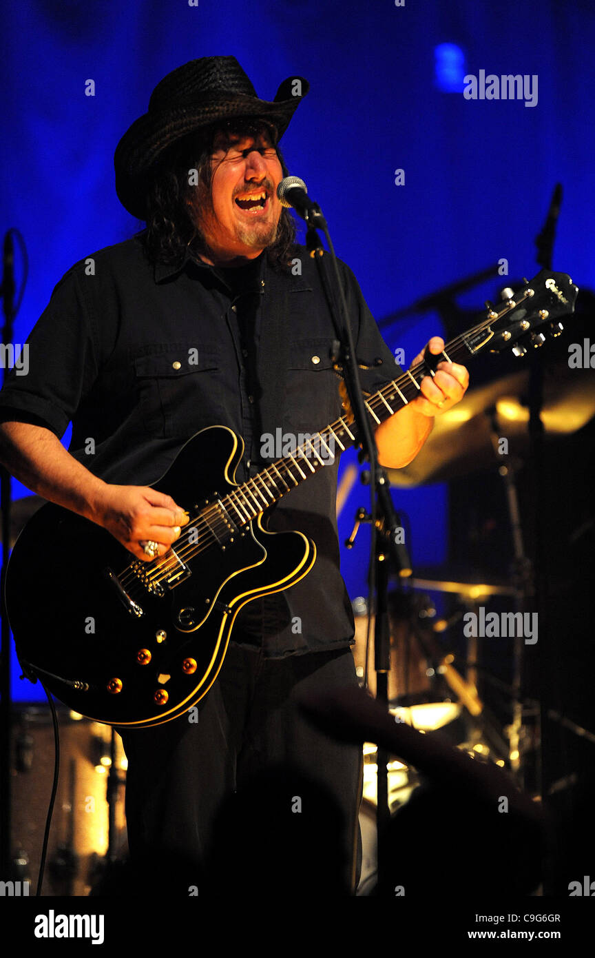 Dec. 16, 2011 - Wilmington, North Carolina; USA - Musician KEVN KINNEY ...