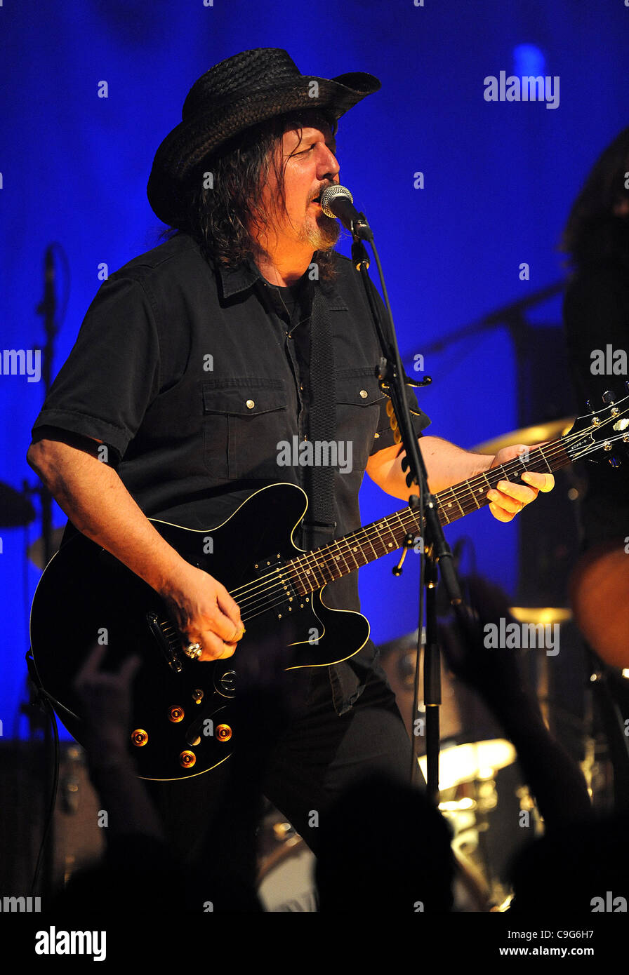 Dec. 16, 2011 - Wilmington, North Carolina; USA - Musician KEVN KINNEY ...
