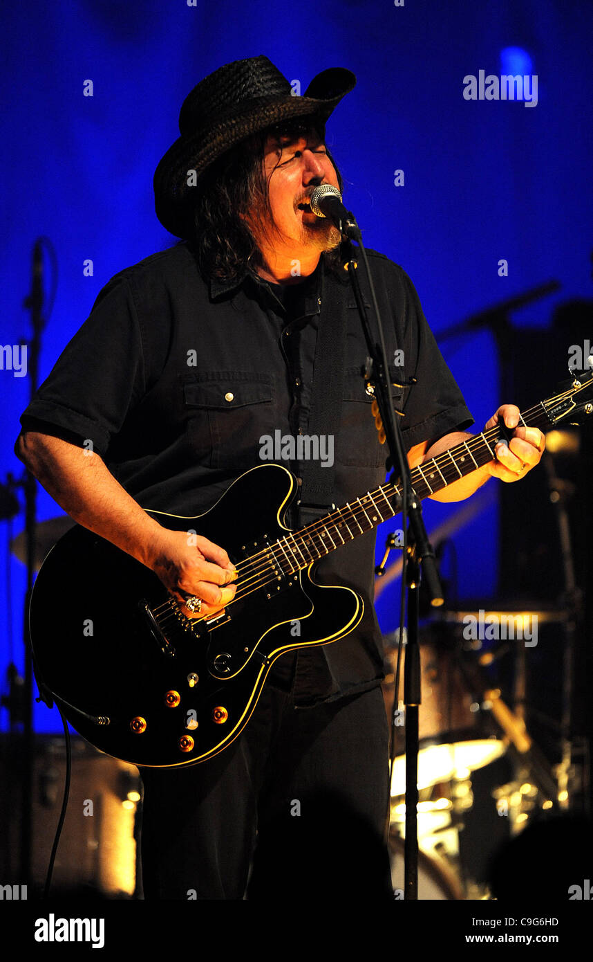Dec. 16, 2011 - Wilmington, North Carolina; USA - Musician KEVN KINNEY ...
