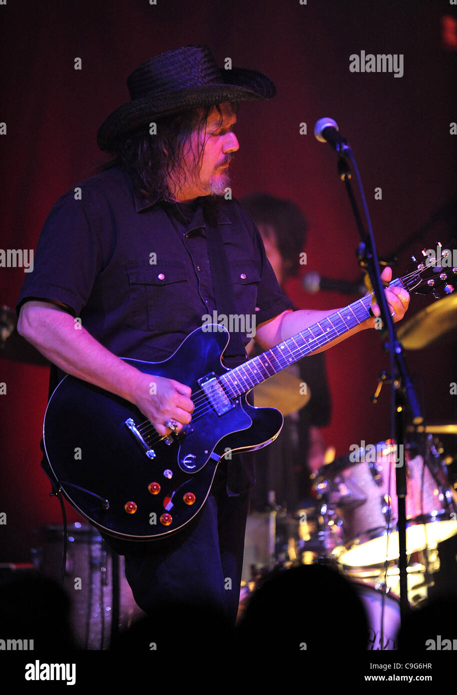 Dec. 16, 2011 - Wilmington, North Carolina; USA - Musician KEVN KINNEY ...