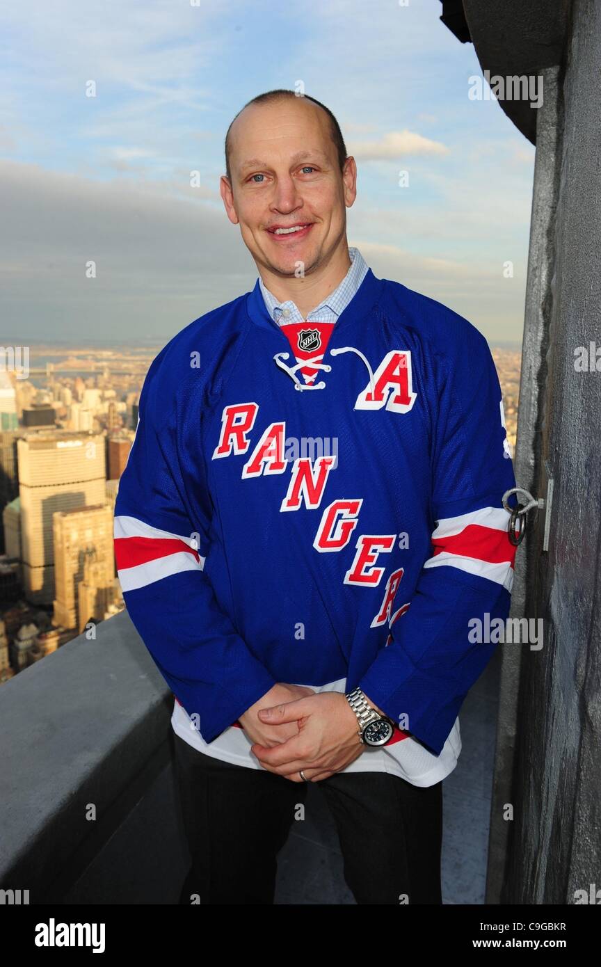 Dec. 22, 2011 - Manhattan, New York, U.S. - NHL alumnus and New York ...