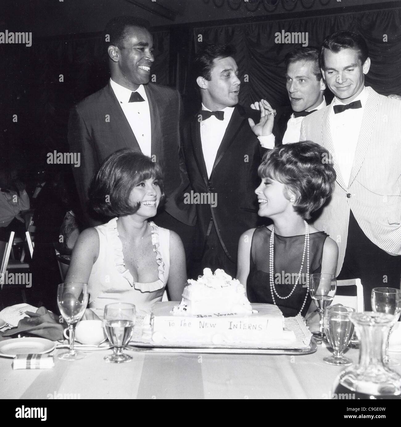 Stefanie powers barbara eden hi-res stock photography and images - Alamy