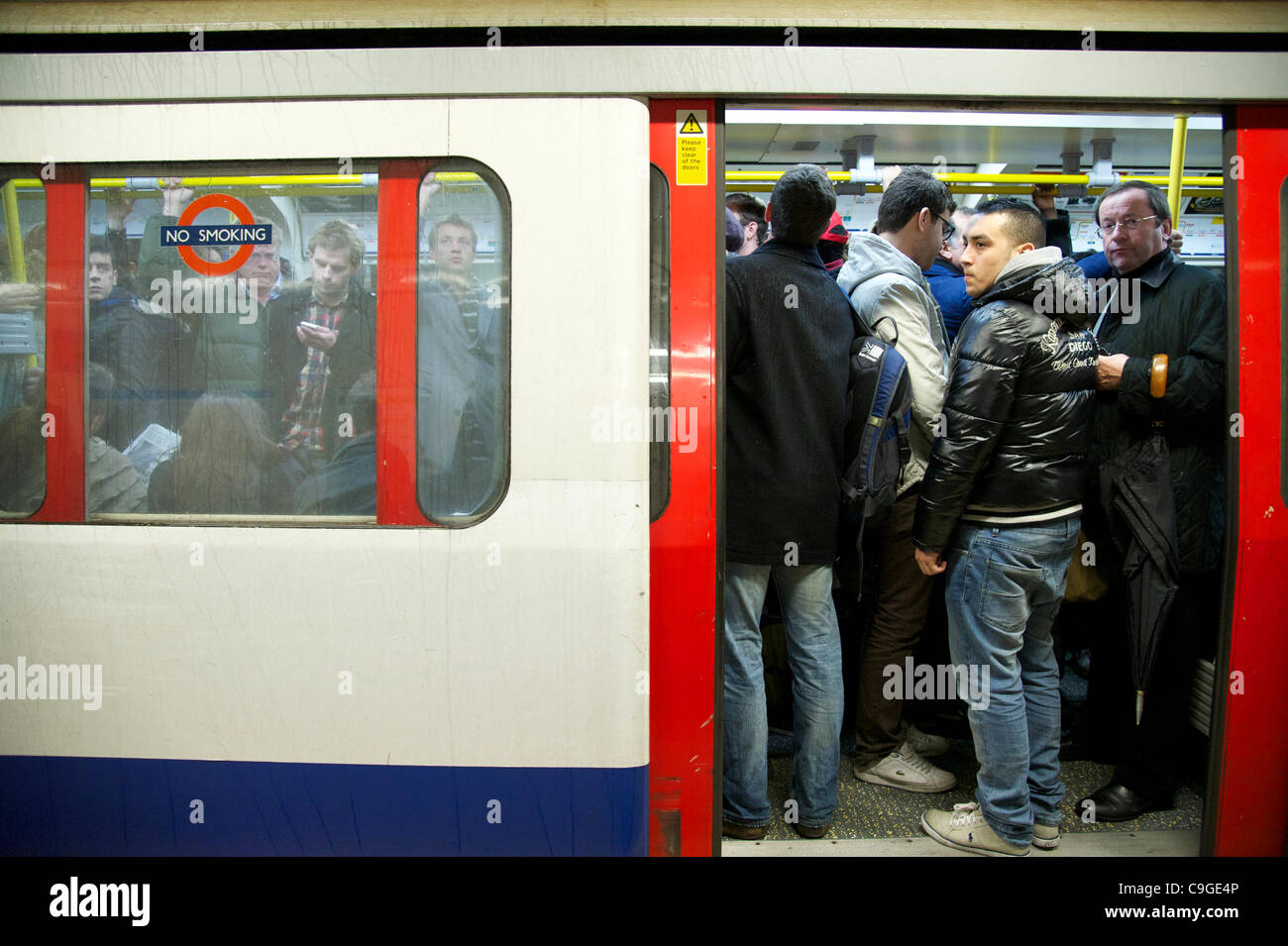 Tube lines hi-res stock photography and images - Alamy