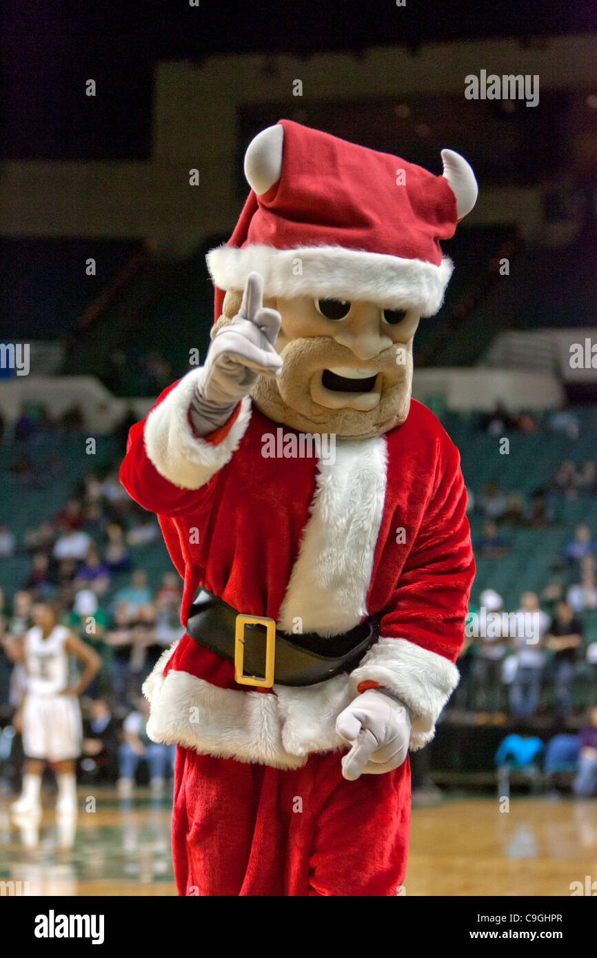 Dec. 22, 2011 - Cleveland, Ohio, U.S - Cleveland State mascot Magnus is ...