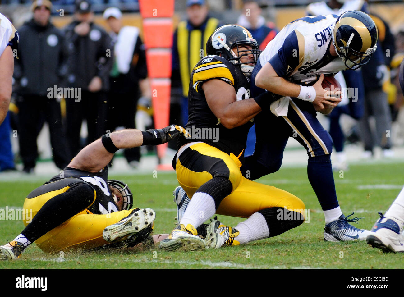 Pittsburgh steelers defensive end brett hi-res stock photography and ...