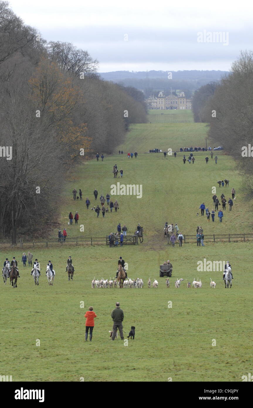 The Duke of Beaufort Hunt meet at Worcester Lodge, Didmarton ...