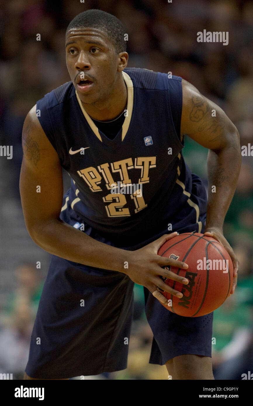 Pittsburgh panthers mens basketball hi-res stock photography and images ...
