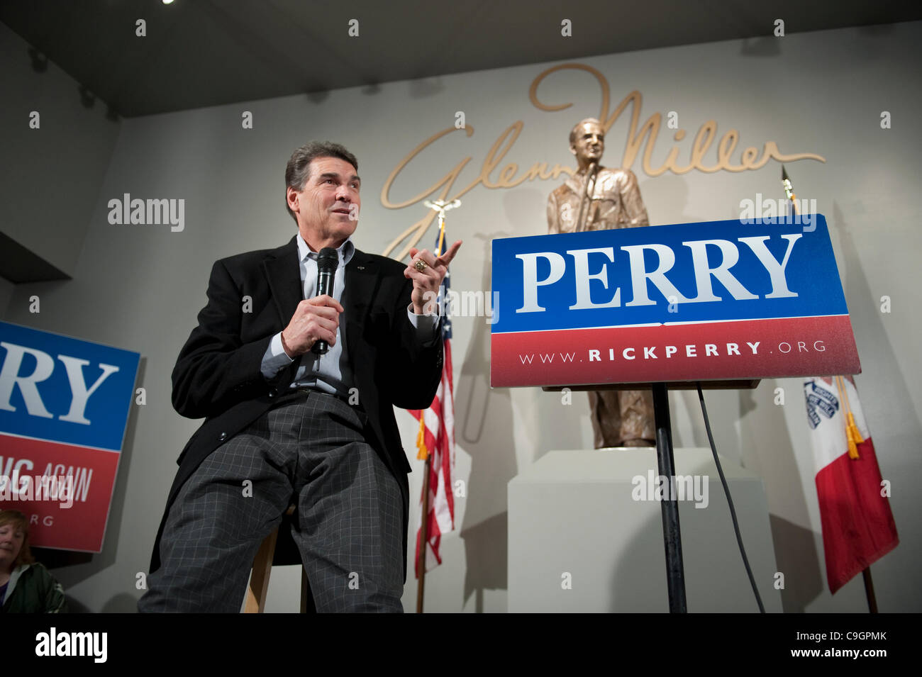 Republican presidential nominee candidate Rick Perry speaks to western ...