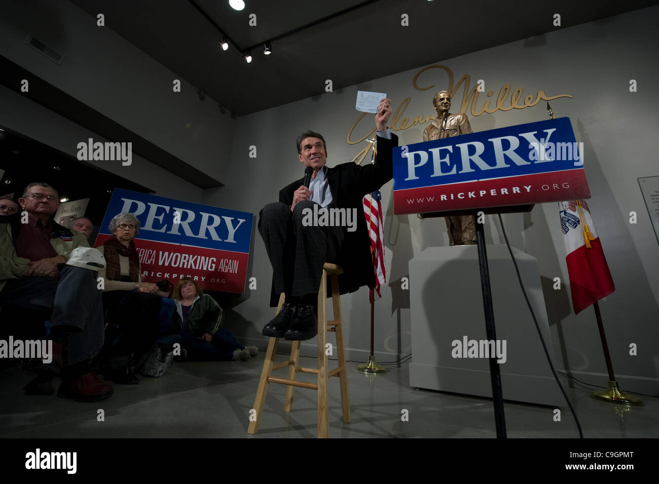 Republican presidential nominee candidate Rick Perry speaks to western ...