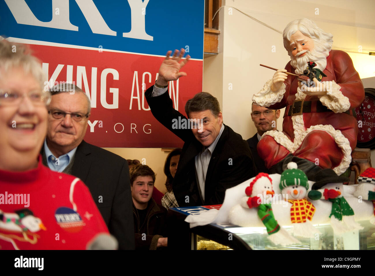 Republican presidential nominee candidate Rick Perry speaks to western ...
