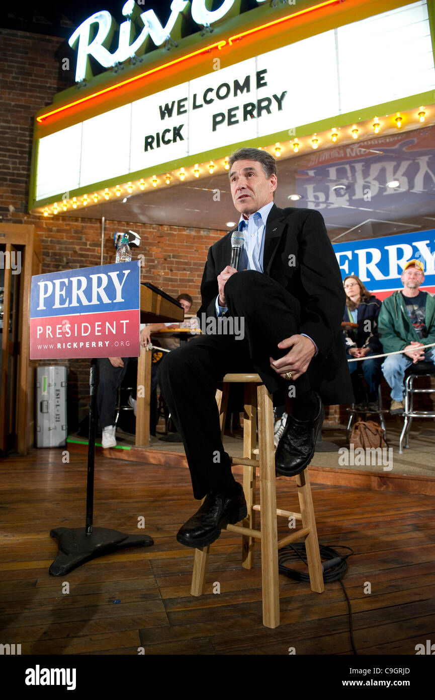 Republican presidential candidate Rick Perry speaks to supporters at a ...