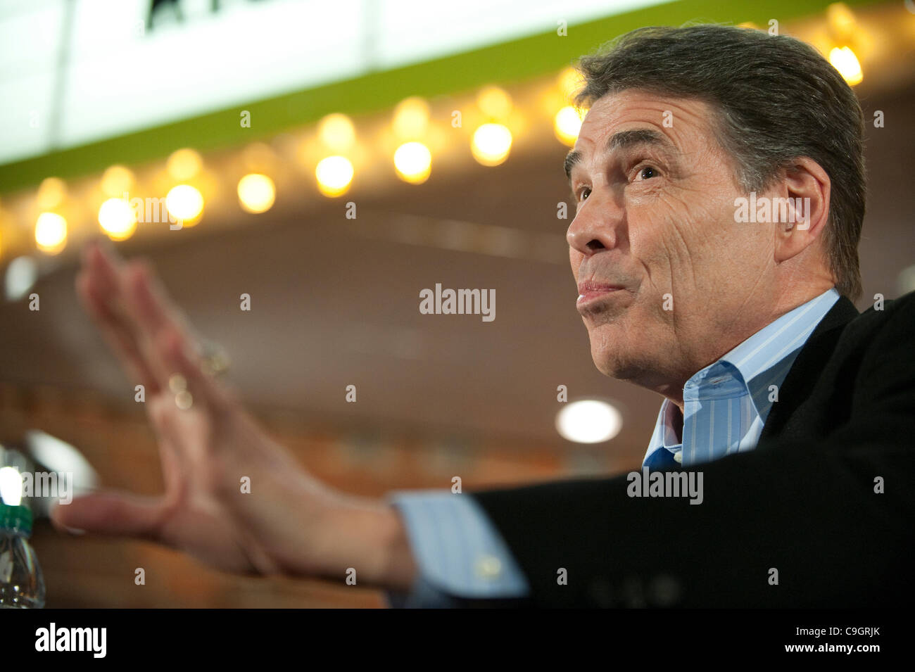 Republican presidential candidate Rick Perry speaks to supporters at a ...