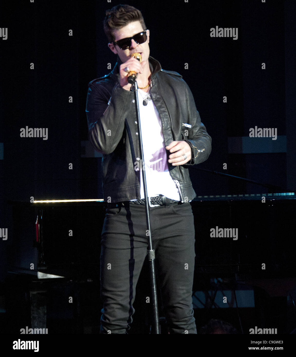 World cafe live hi-res stock photography and images - Alamy