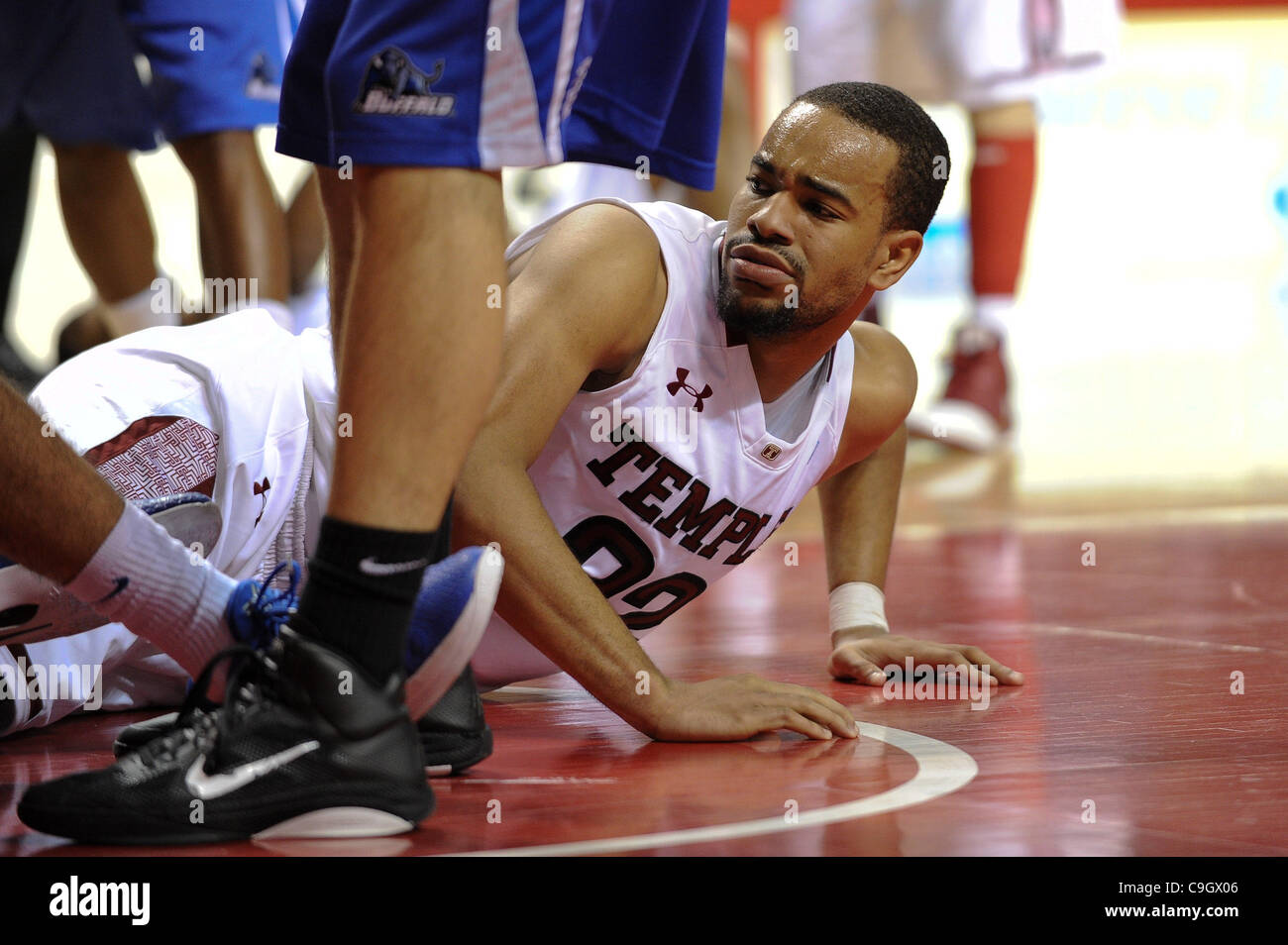 Dec. 28, 2011 - Philadelphia, Pennsylvania, U.S - Temple Owls guard ...