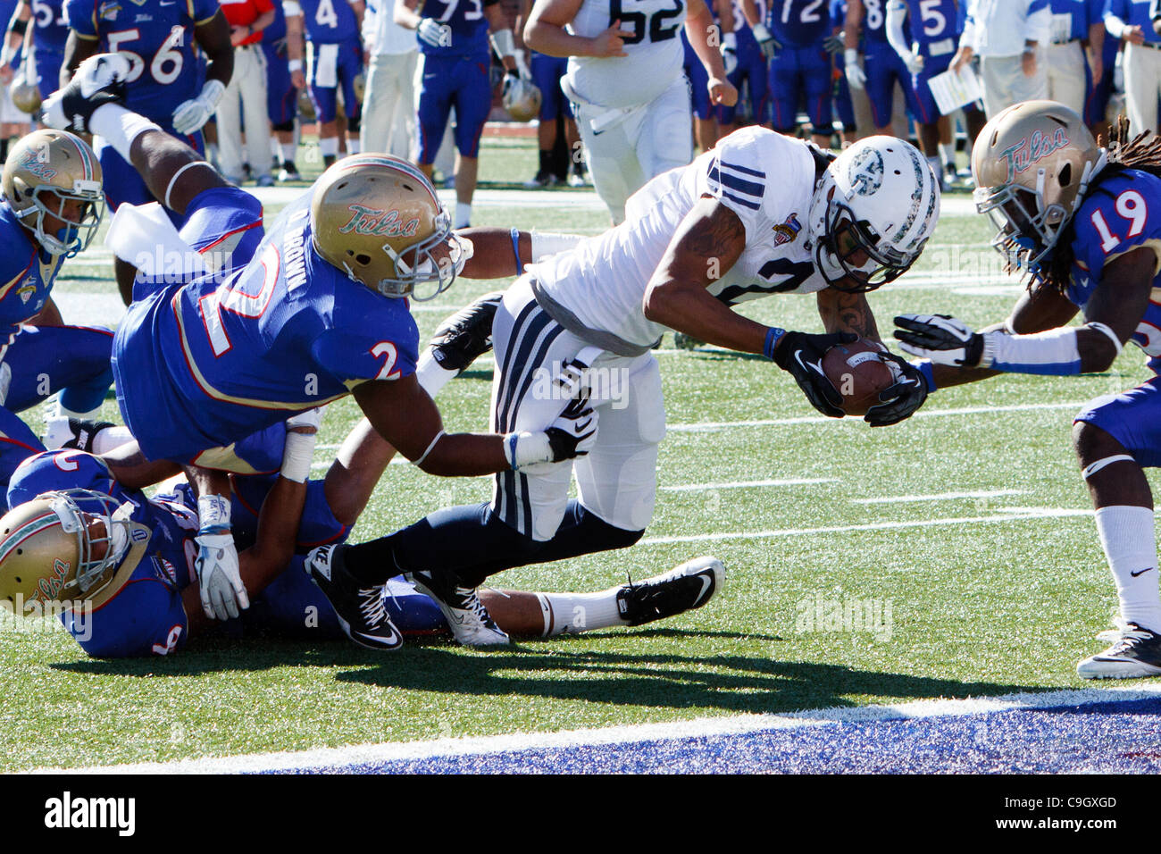 Dec. 30, 2011 - Dallas, Texas, US - BYU Cougars WR Cody Hoffman (2 ...