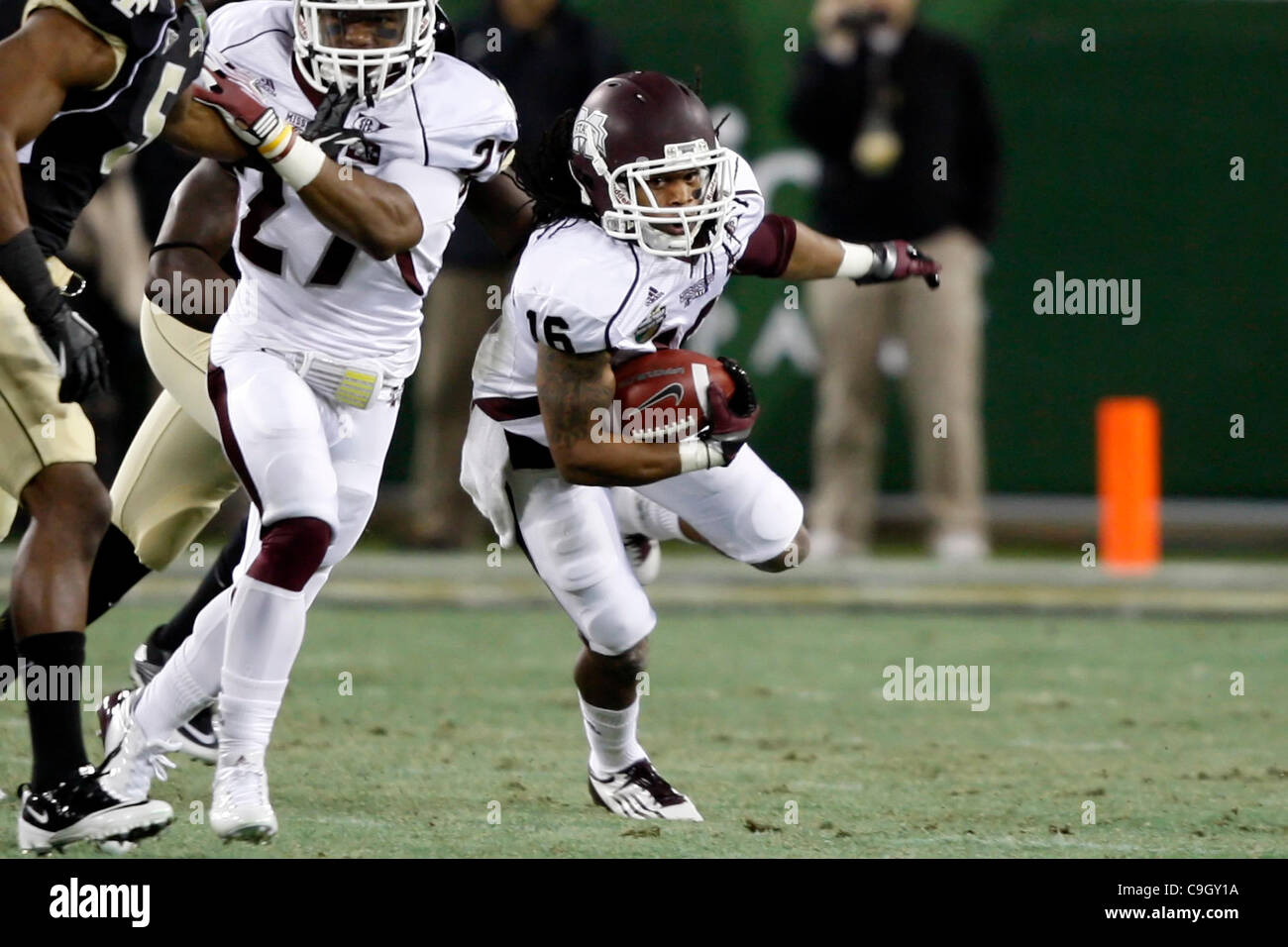Jameon lewis hi-res stock photography and images - Alamy
