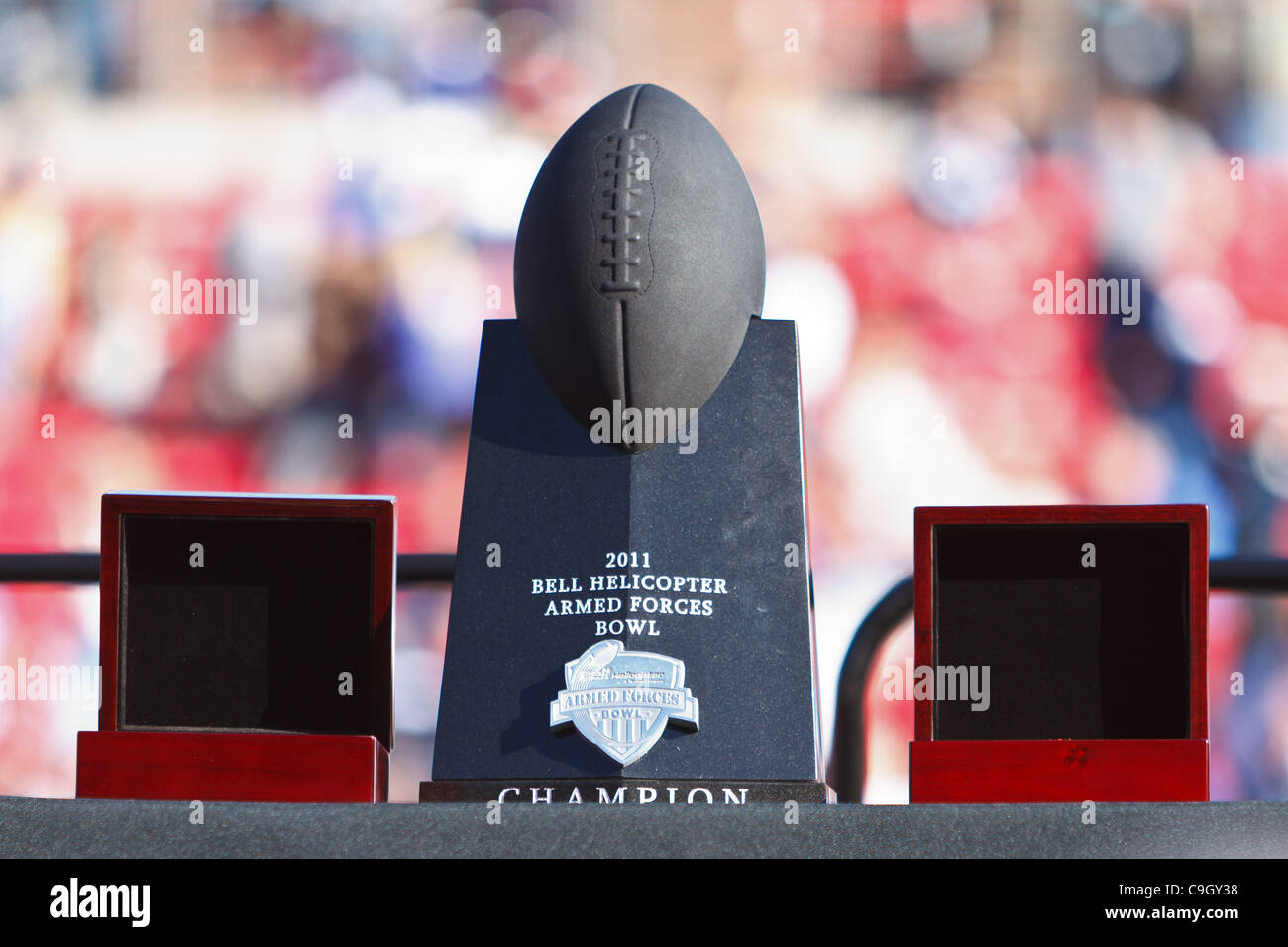 Dec. 30, 2011 - Dallas, Texas, US - Bell Helicopter Armed Forces Bowl ...