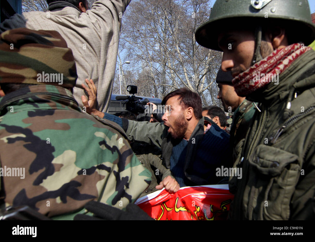 indian police arrest power development deportment (PDD) daily wagers ...