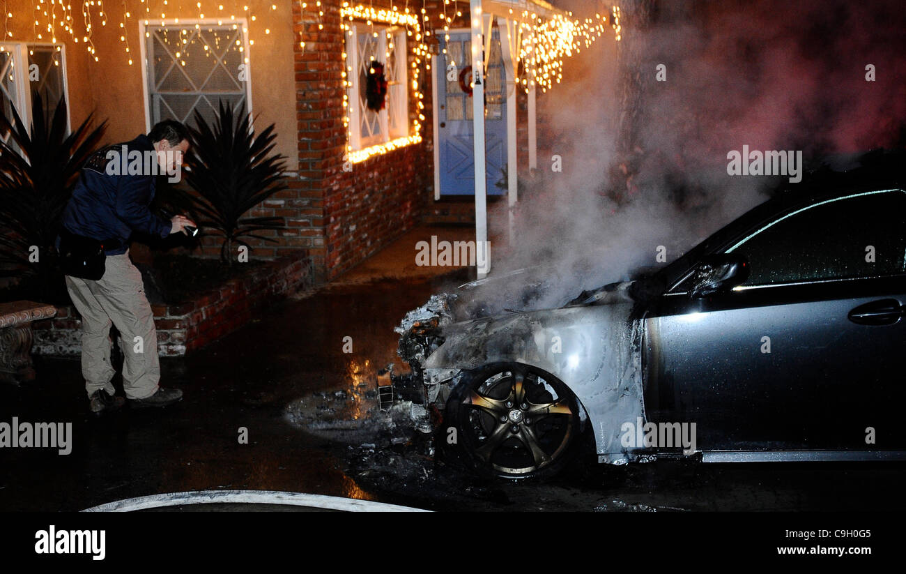 December 31,2011 - SUN VALLEY, California: Los Angeles city arson unit ...