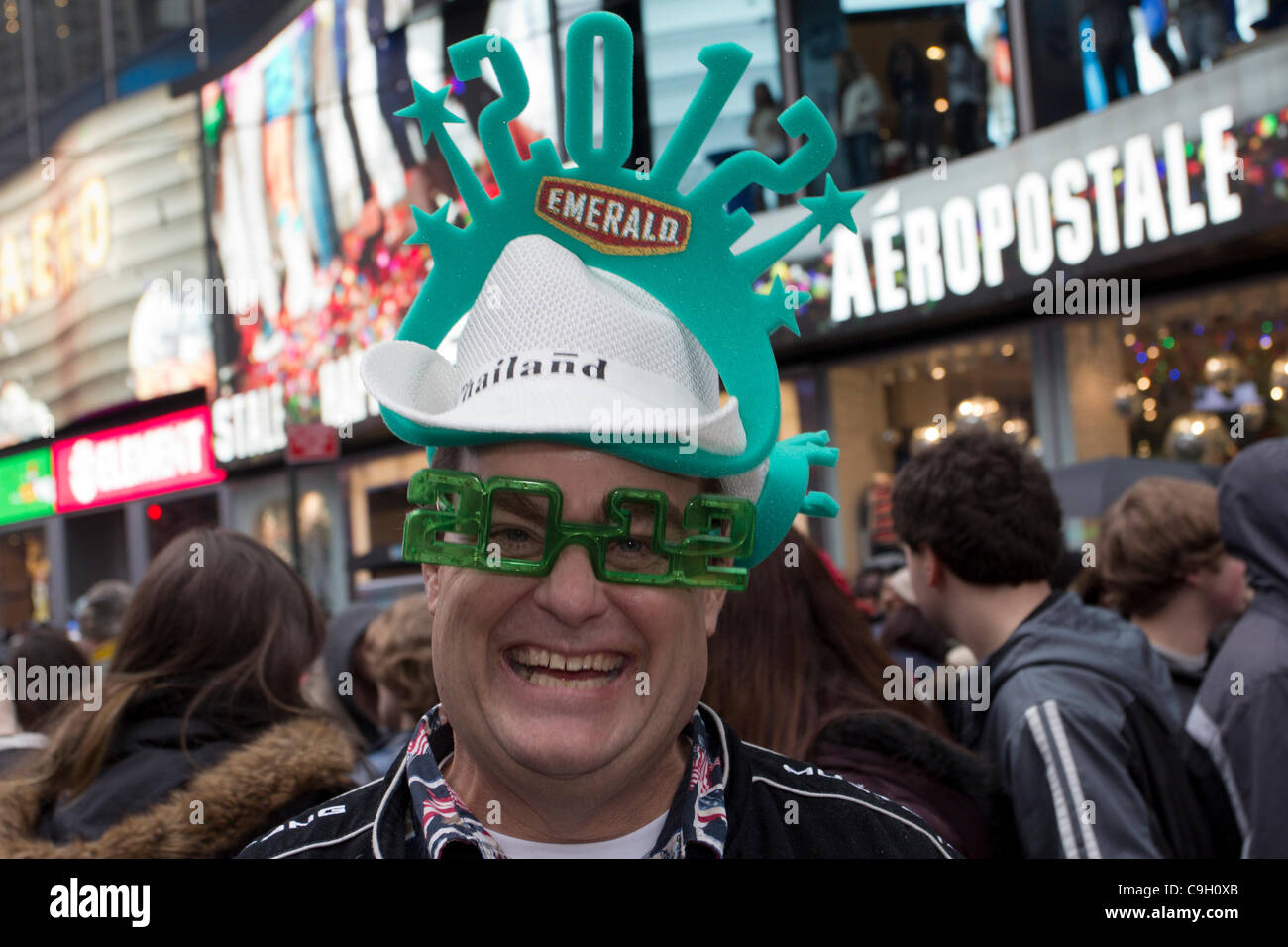 Funny times square new years eve hi-res stock photography and images ...