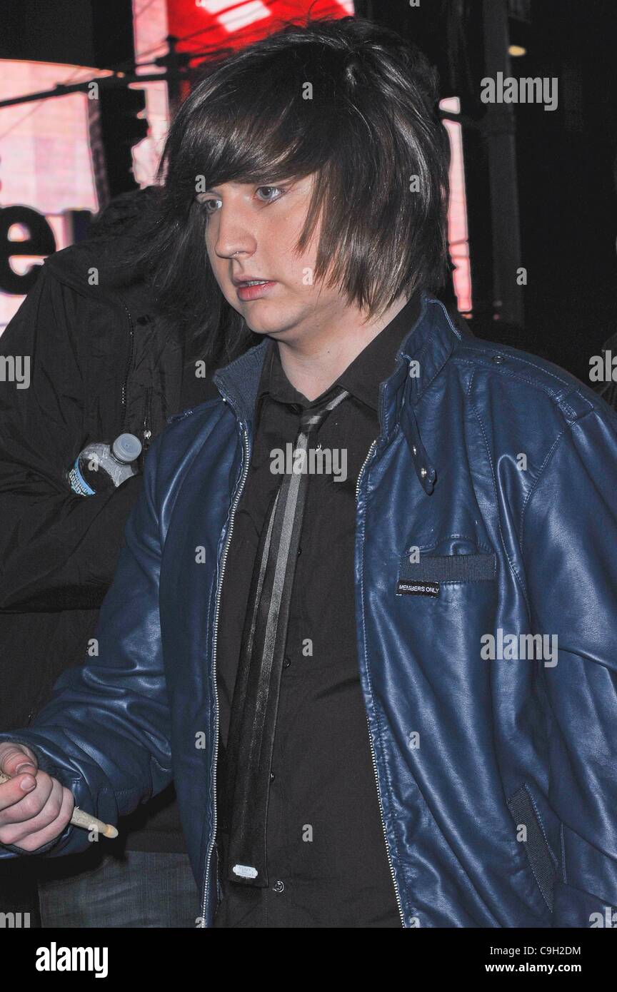 Jamie Follese, of Hot Chelle Rae, leaves the Duffy Square performance ...