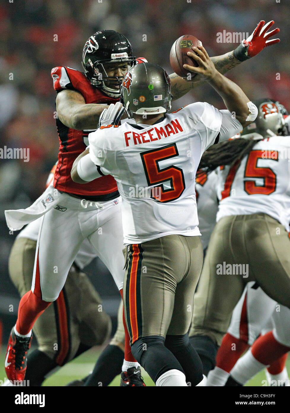 John abraham 2012 falcons hi-res stock photography and images - Alamy