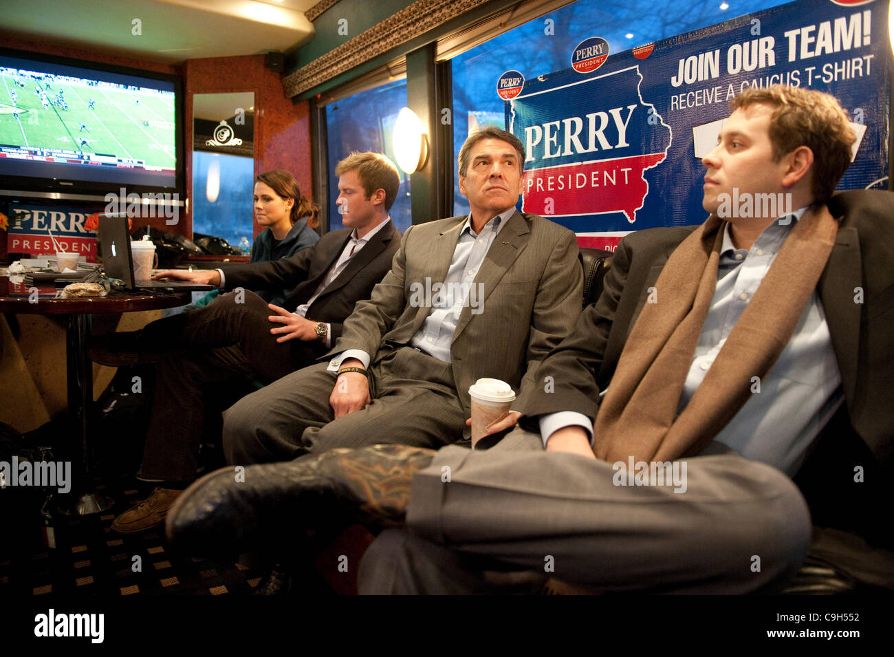 With her son perry hi-res stock photography and images - Alamy