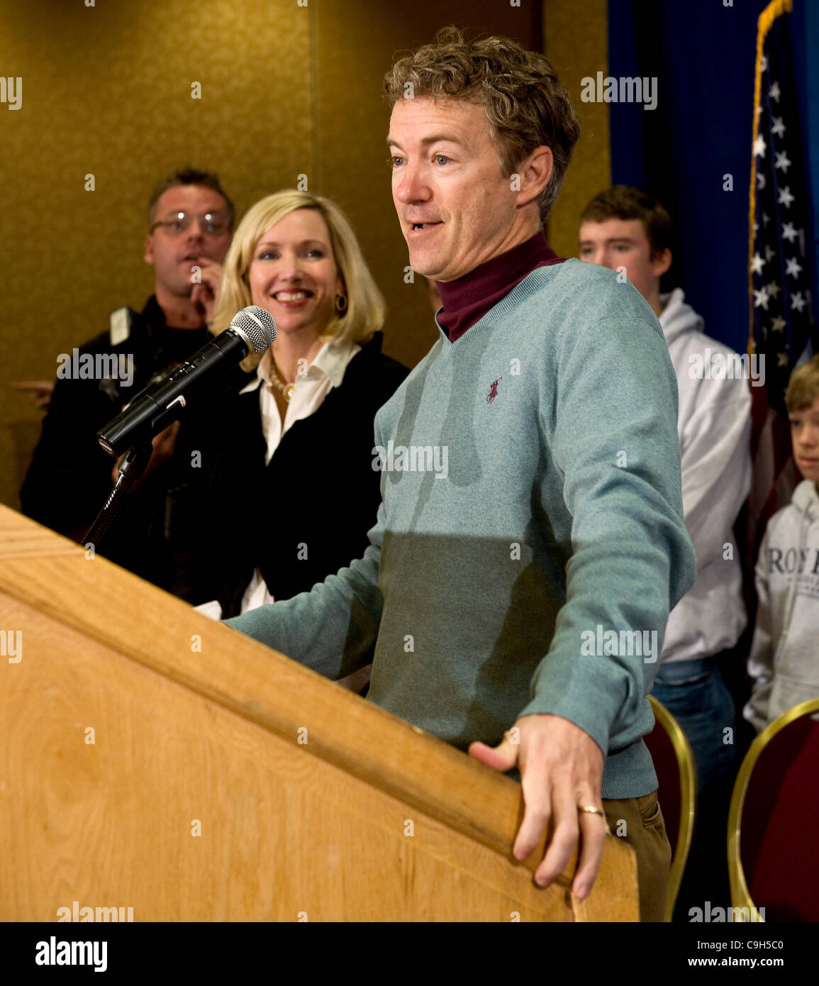 Jan. 02, 2012 - Des Moines, Iowa, USA - With his wife, Kelly Paul ...