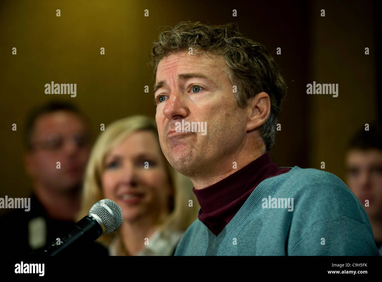 Jan. 02, 2012 - Des Moines, Iowa, USA - With his wife, Kelly Paul ...