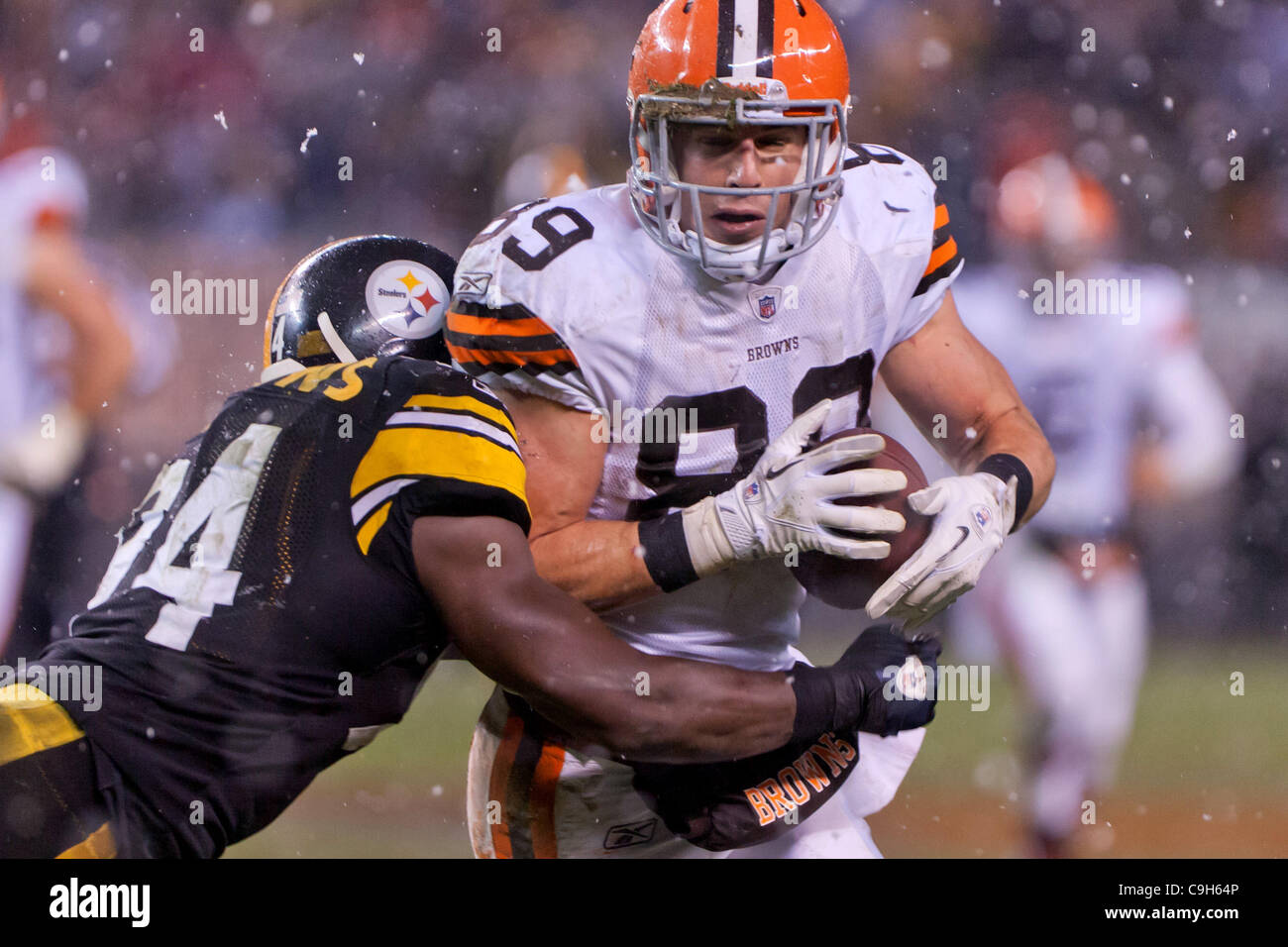 Jan. 1, 2012 - Cleveland, Ohio, U.S - Cleveland tight end Evan Moore ...