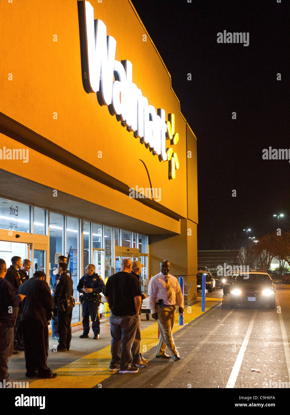 Jan. 2, 2012 - Modesto, CA, USA - A shooting in the parking lot of ...