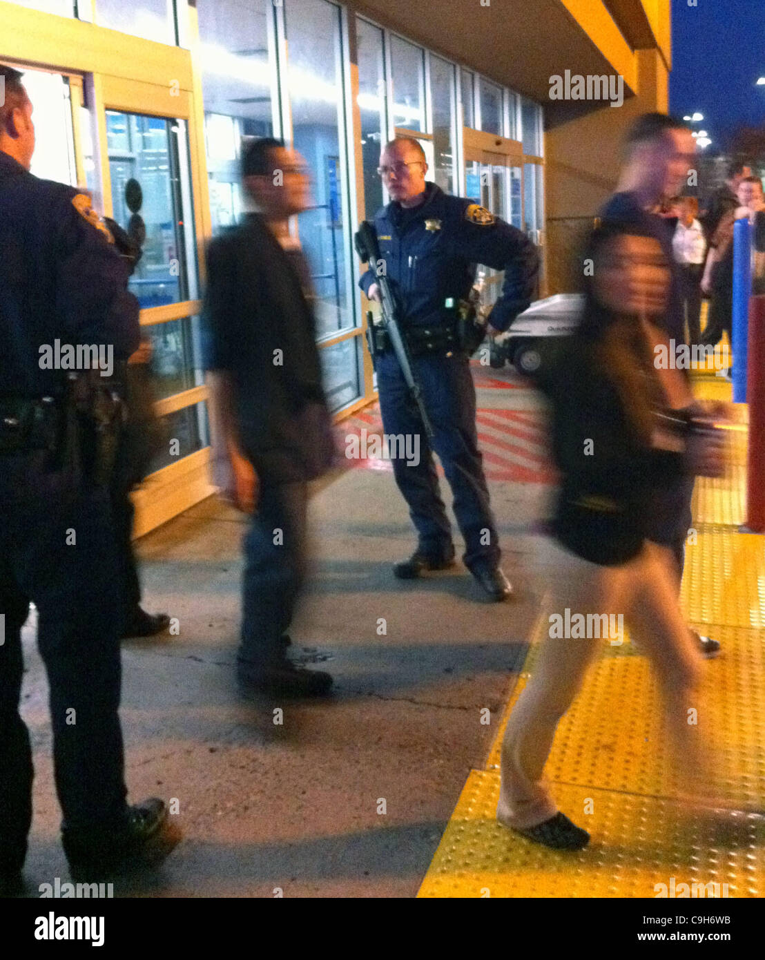 Jan. 2, 2012 - Modesto, CA, USA - A California Highway Patrol officer ...
