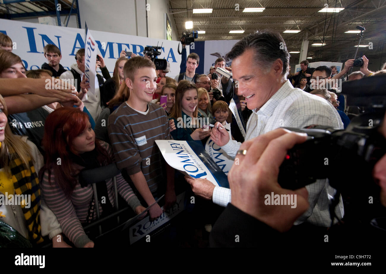 Signature Campaign High Resolution Stock Photography and Images - Alamy