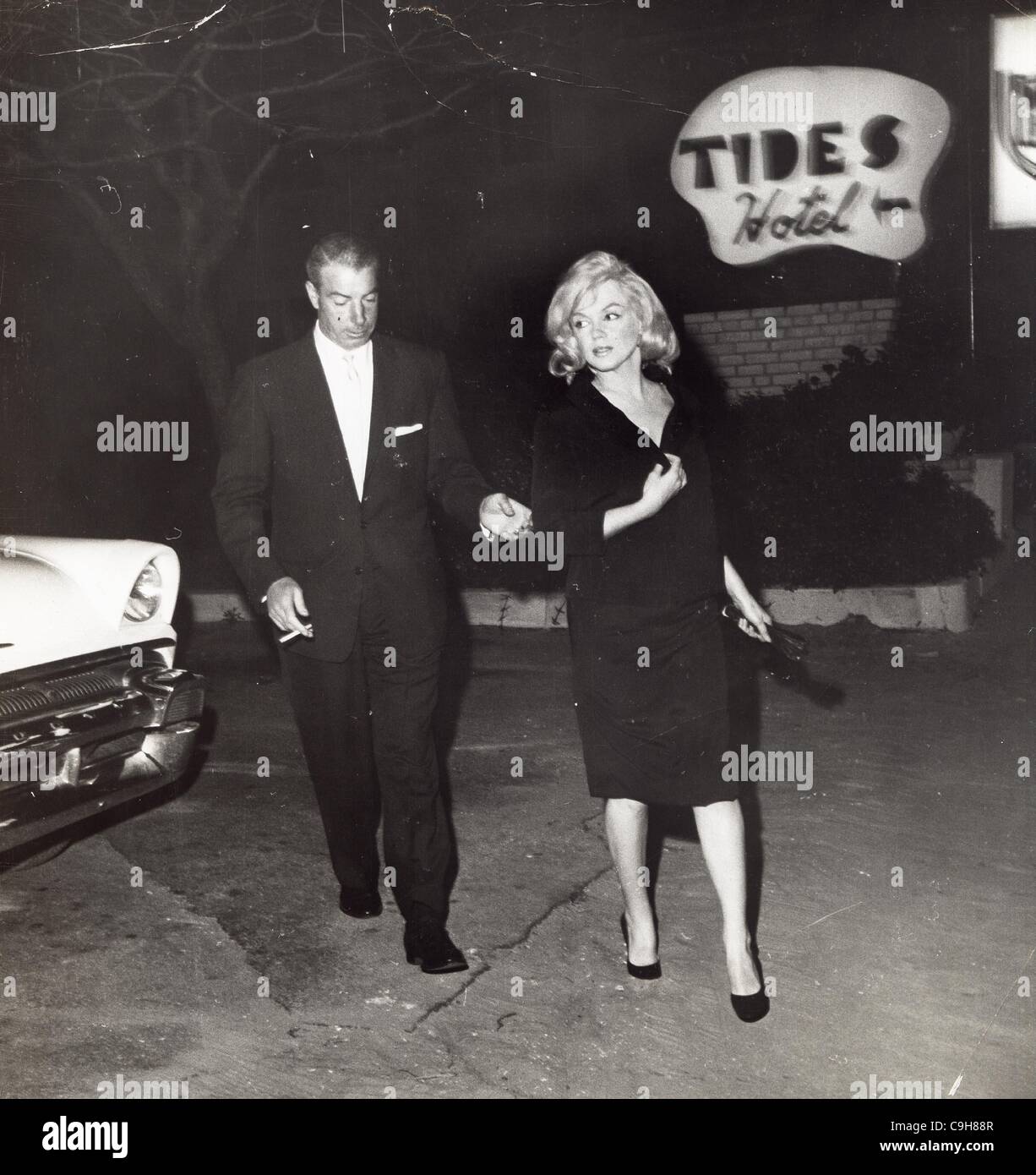 Joe dimaggio and marilyn monroe hi-res stock photography and images - Alamy