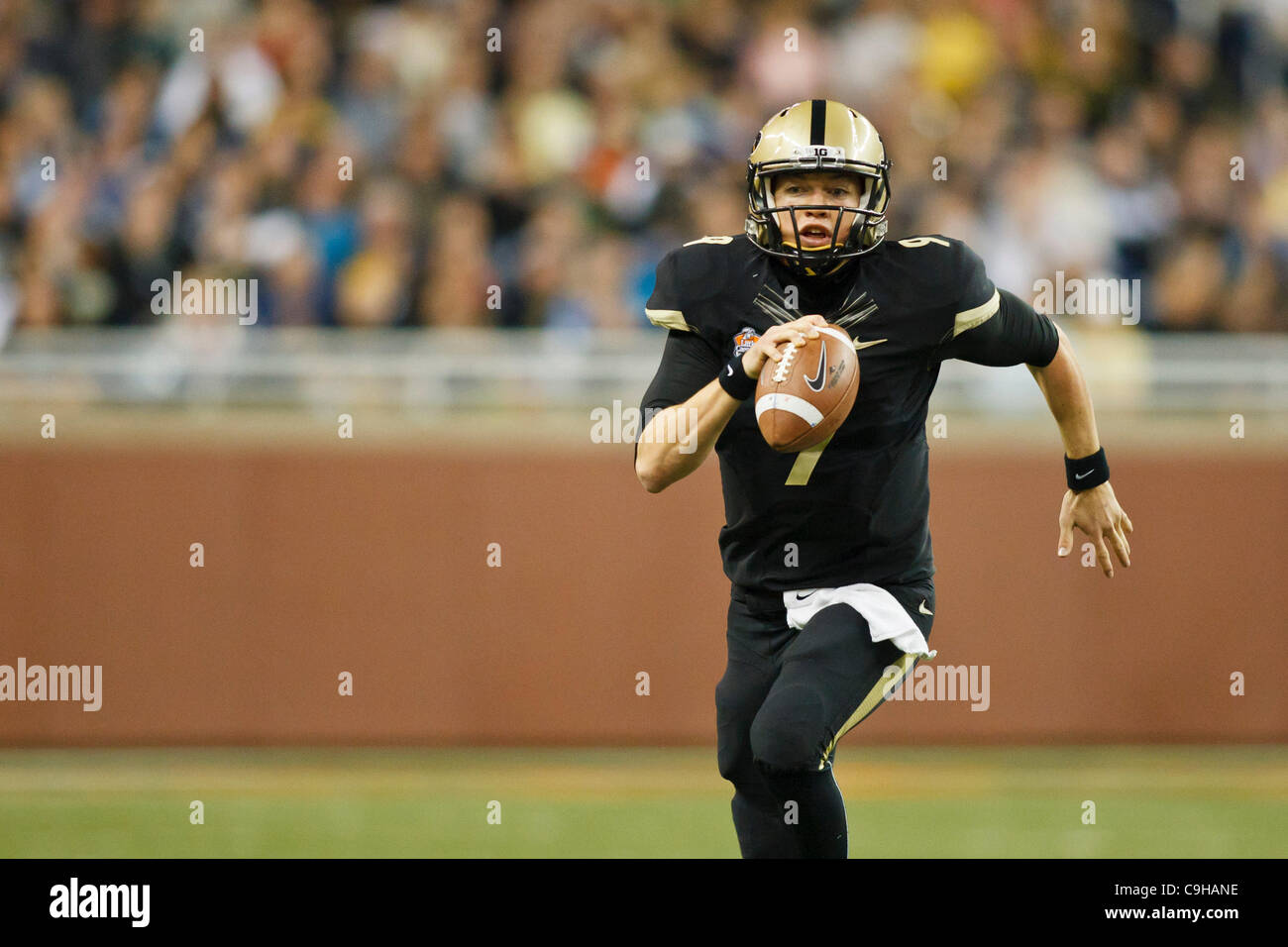 Dec. 27, 2011 - Detroit, Michigan, U.S - Purdue quarterback Robert ...
