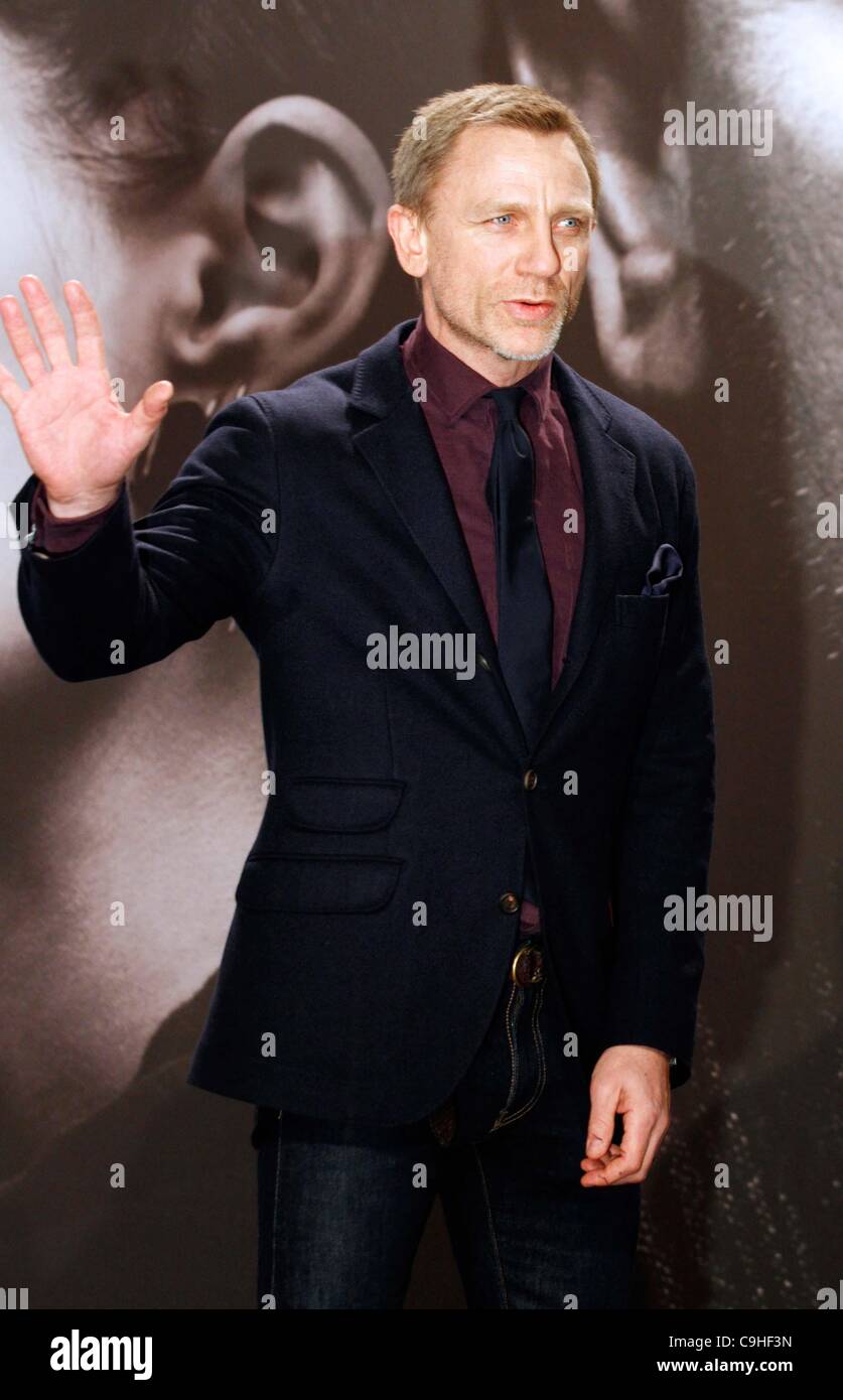 Jan. 5, 2012 - Hollywood, California, U.S. - DANIEL CRAIG.The Girl With ...