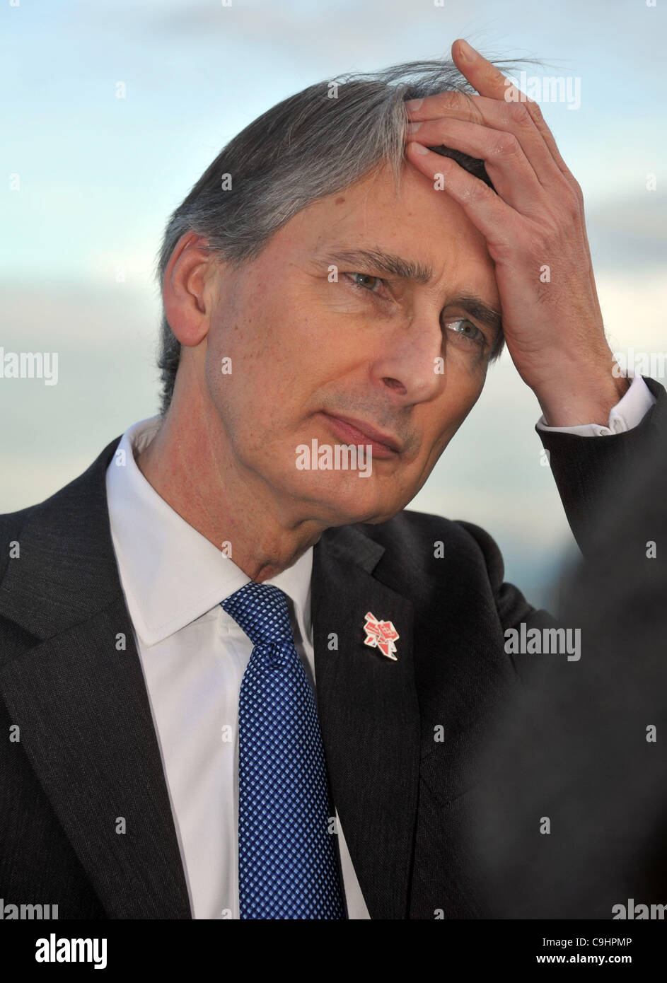 Philip hammond mp defence secretary hi-res stock photography and images ...