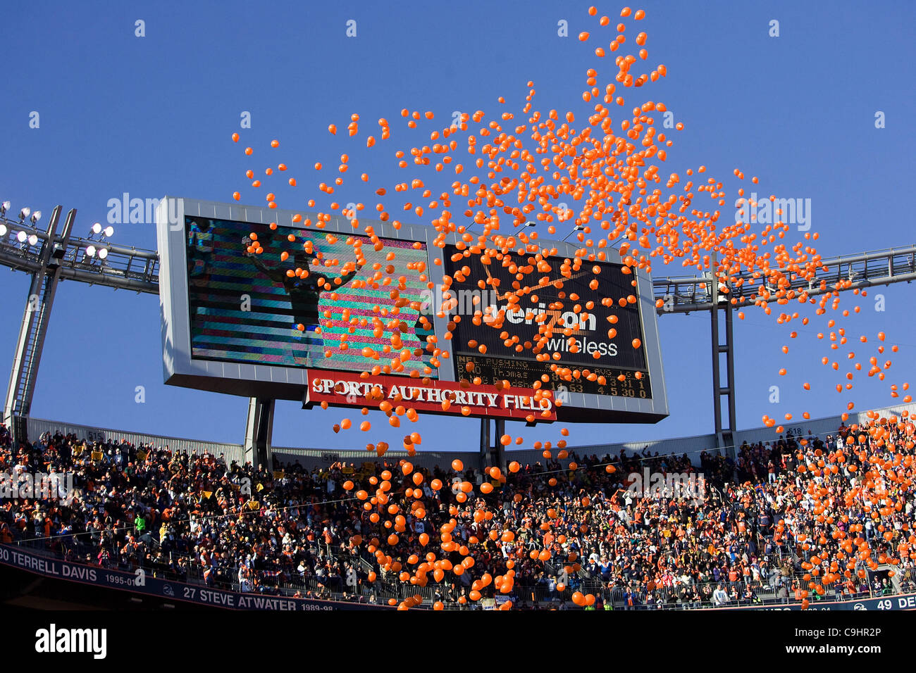 Jan. 8, 2012 - Denver, CO, USA - Balloons fill the sky before the start ...