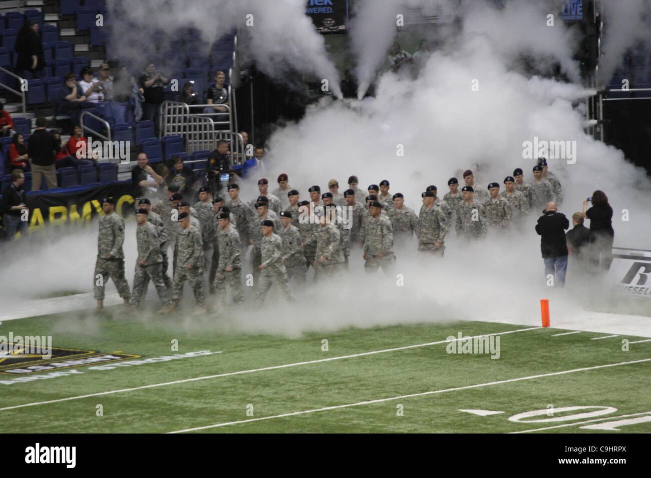 All american bowl san antonio texas hi-res stock photography and images ...