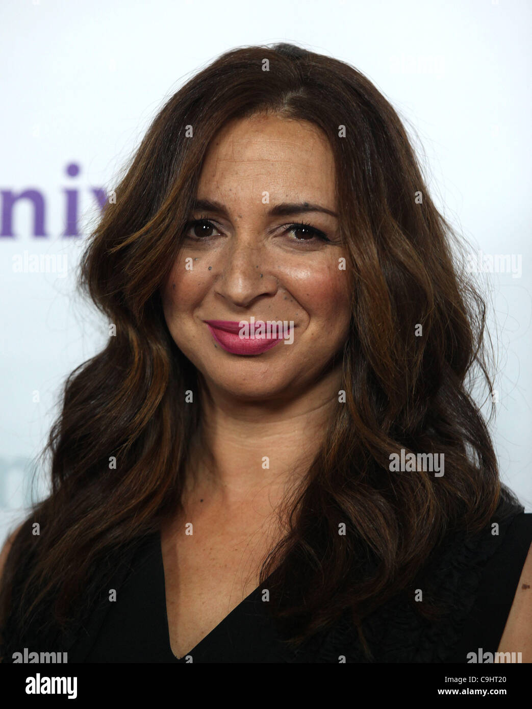 Jan. 6, 2012 - Pasadena, California, U.S. - MAYA RUDOLPH arrives for ...