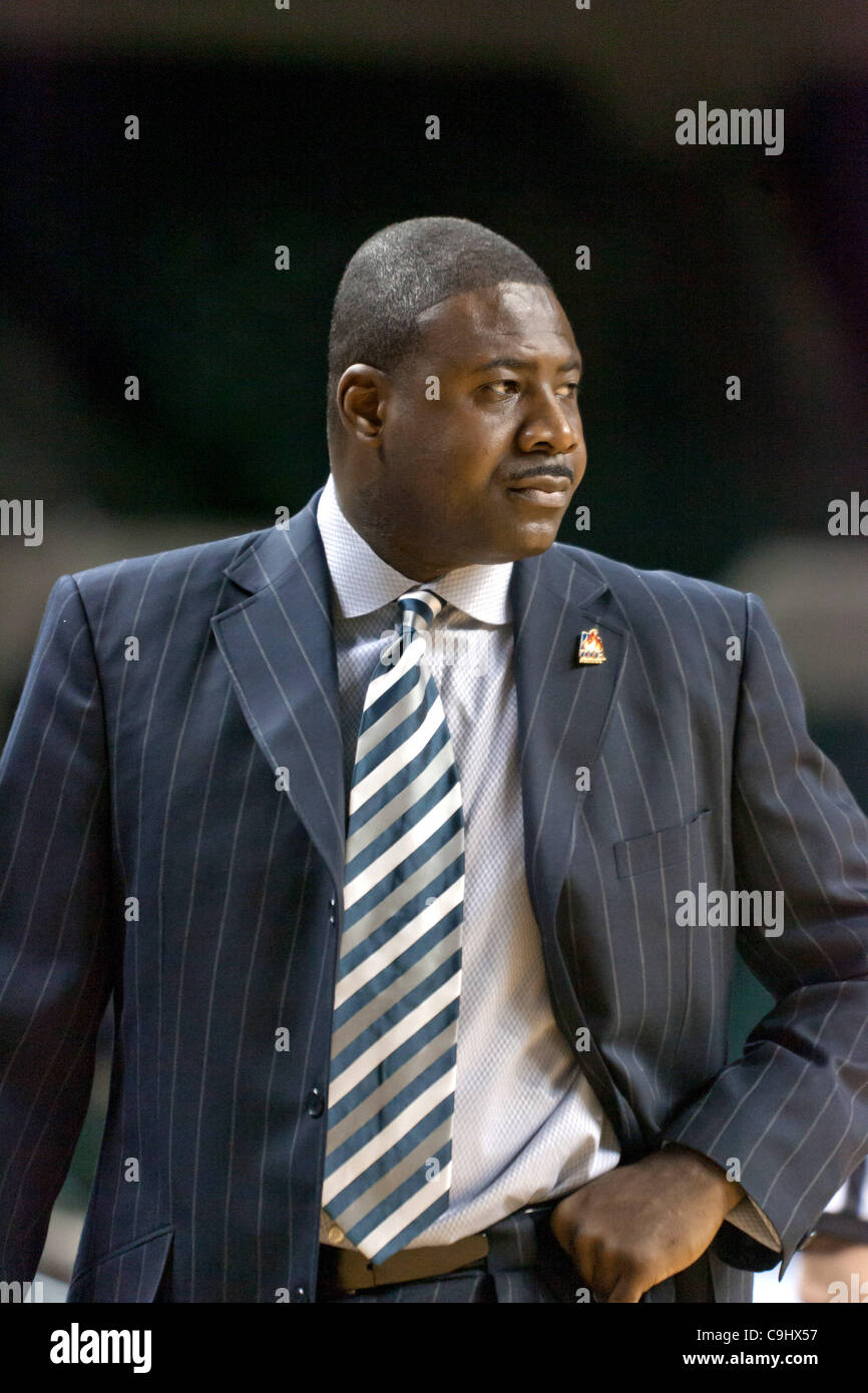 Jan. 5, 2012 - Cleveland, Ohio, U.S - Illinois-Chicago head coach ...
