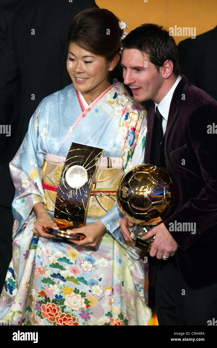 Lionel messi 2011 ballon hi-res stock photography and images - Alamy
