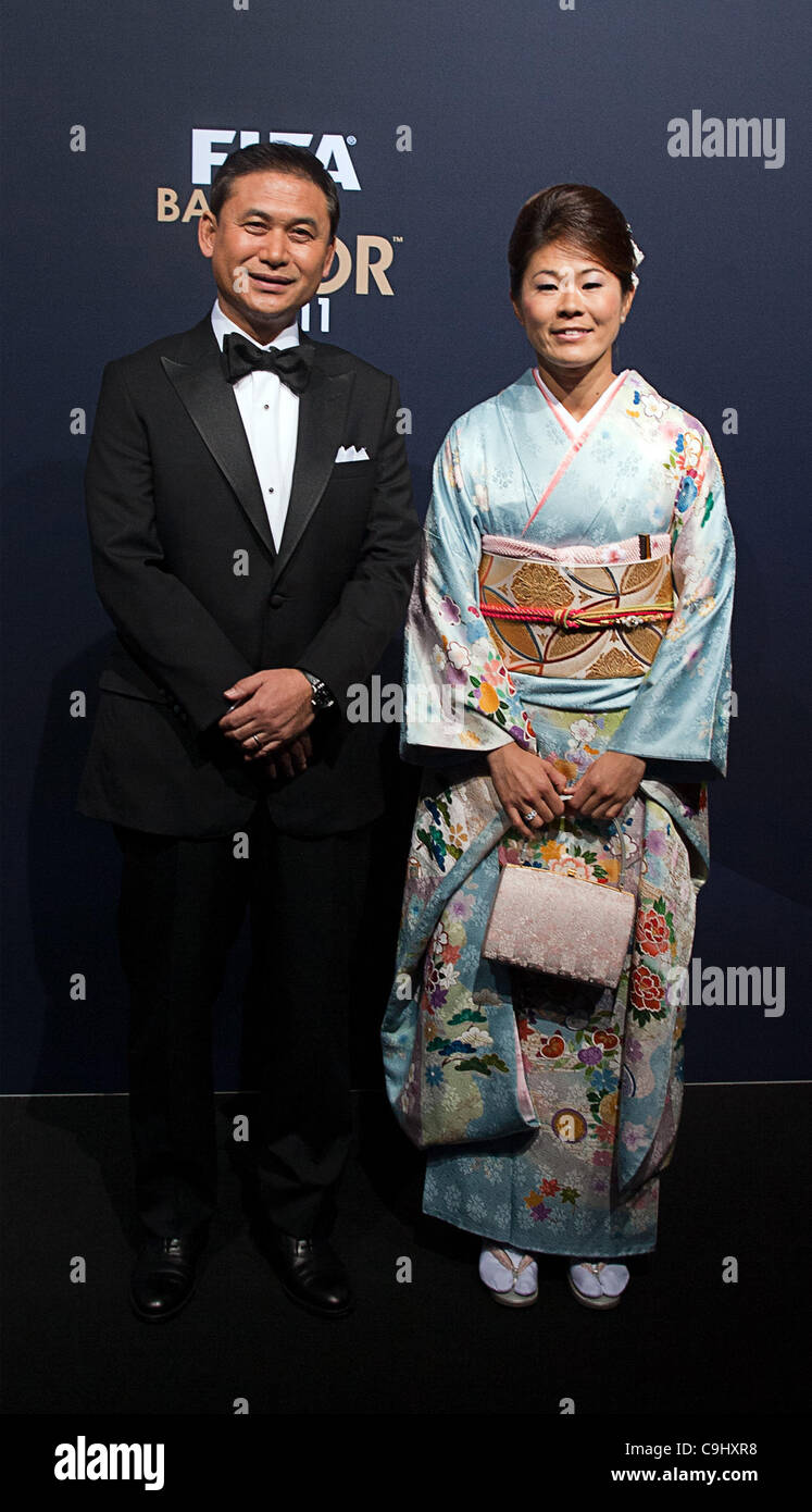 L r norio sasaki sawa january hi-res stock photography and images - Alamy