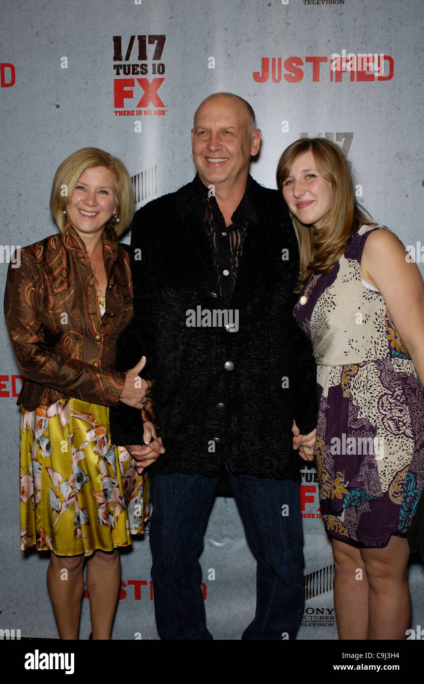 Jan. 11, 2012 - Hollywood, California, U.S. - Leslie Riley, Nick Searcy ...