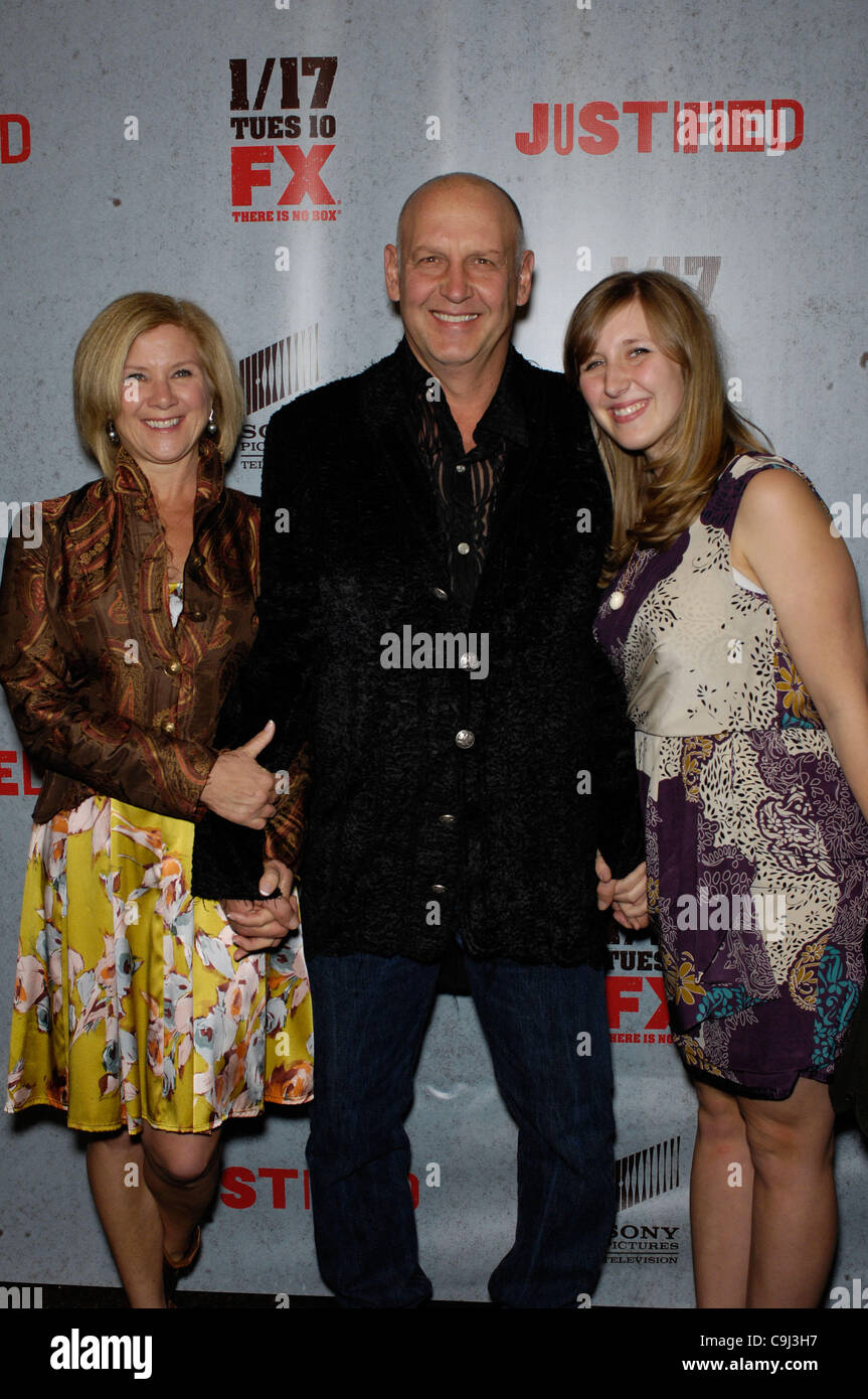Jan. 11, 2012 - Hollywood, California, U.S. - Leslie Riley, Nick Searcy ...