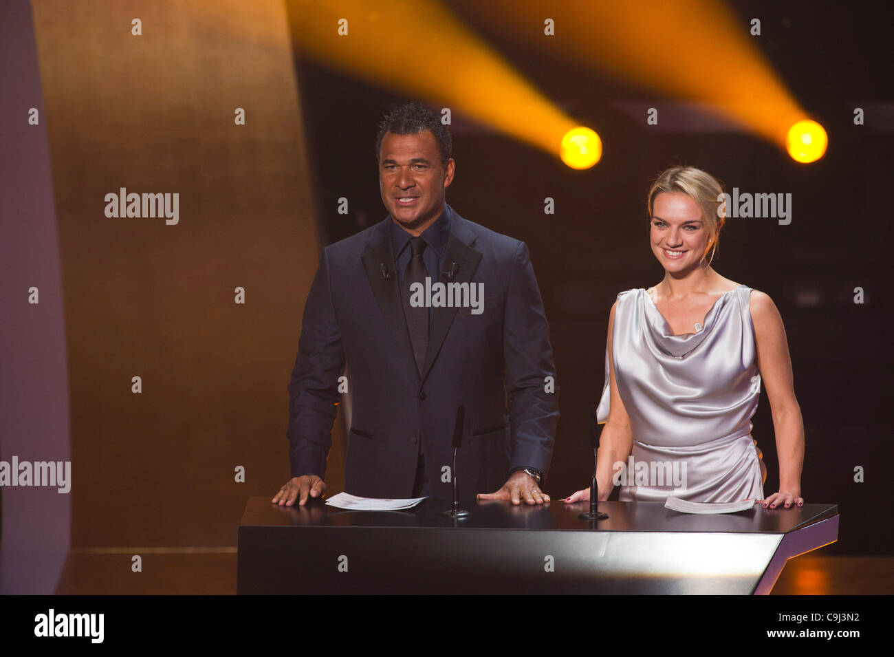 (L-R) Ruud Gullit, Kay Murray, JANUARY 9, 2012 - Football / Soccer ...