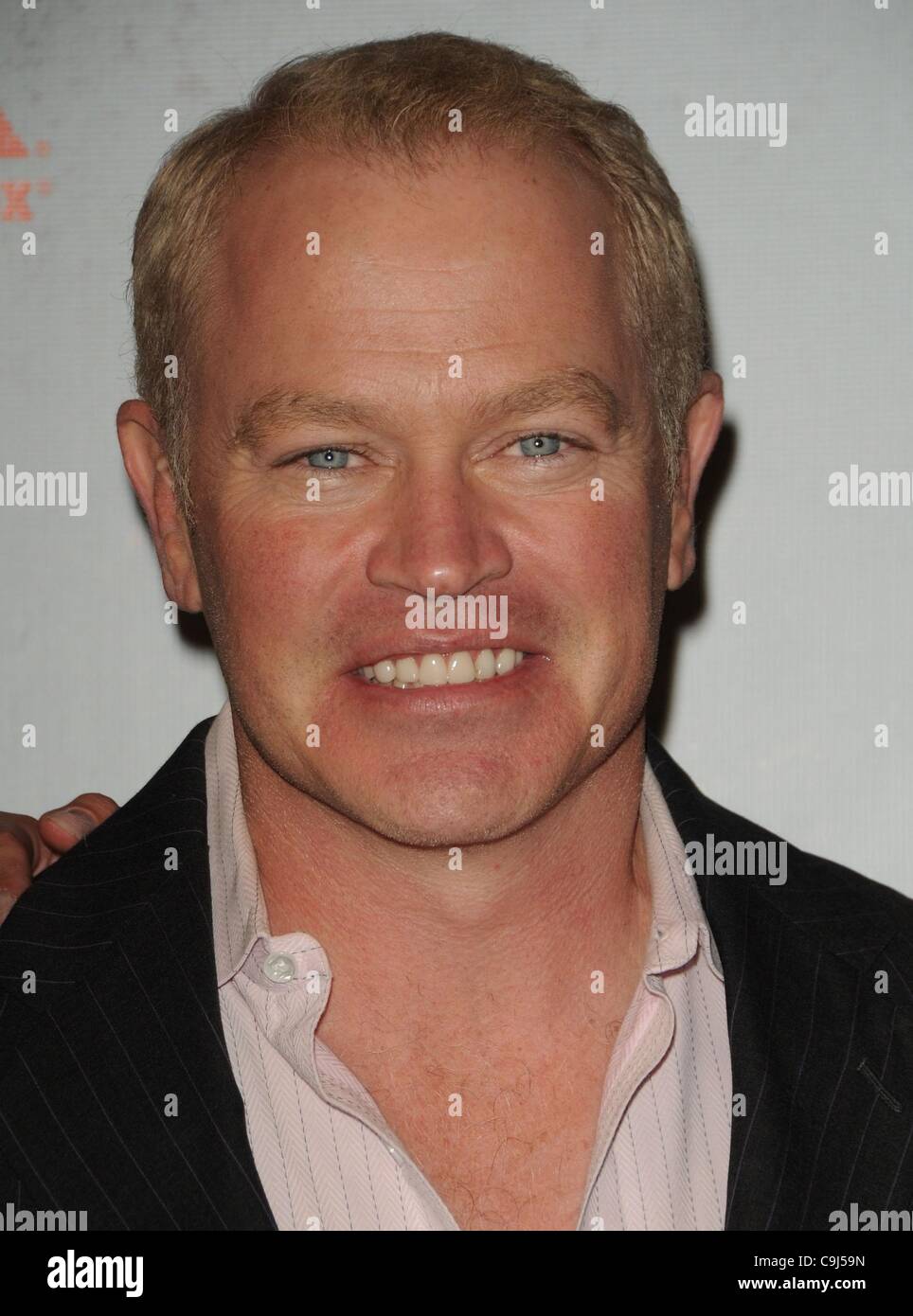 Neal mcdonough justified hi-res stock photography and images - Alamy